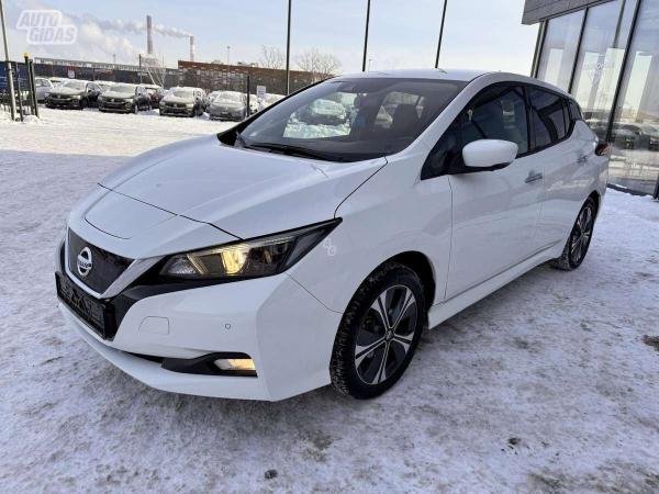 White Nissan Leaf 2022 in Kaunas, with an engine capacity of 0.00 L and mileage of 148 thousand km for 13600 €, photo 1 on AUTOMOTO.COM.LV