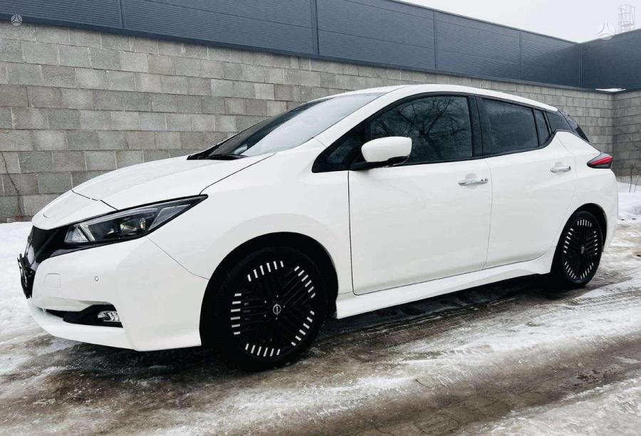 Balts Nissan Leaf 2022 Viļņa, ar dzinēja tilpumu 0.00 L un nobraukumu 18 tūkst. km par 16500 €, foto 1 vietnē AUTOMOTO.COM.LV