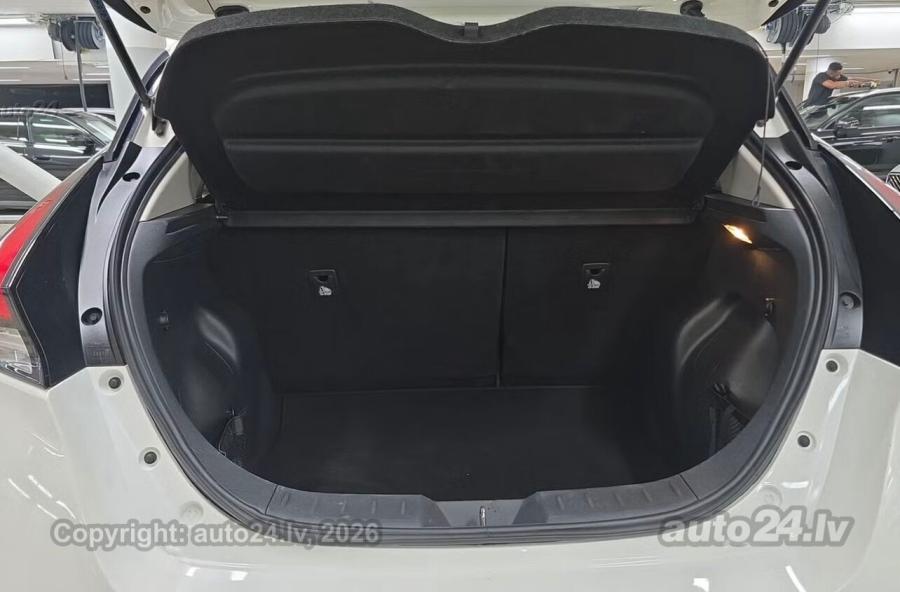 Белый Ниссан Лиф 2022 в Пярну, объемом двигателя 0.00 л и пробегом 70 тыс. км за 14999 €, фото 6 на AUTOMOTO.COM.LV