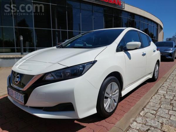 Balts Nissan Leaf 2022 Daugavpils, ar dzinēja tilpumu 0.00 L un nobraukumu 79 tūkst. km par 14570 €, foto 1 vietnē AUTOMOTO.COM.LV