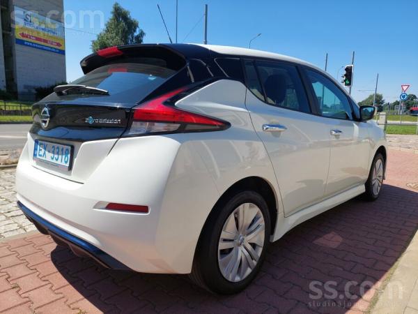 Balts Nissan Leaf 2022 Daugavpils, ar dzinēja tilpumu 0.00 L un nobraukumu 79 tūkst. km par 14570 €, foto 4 vietnē AUTOMOTO.COM.LV