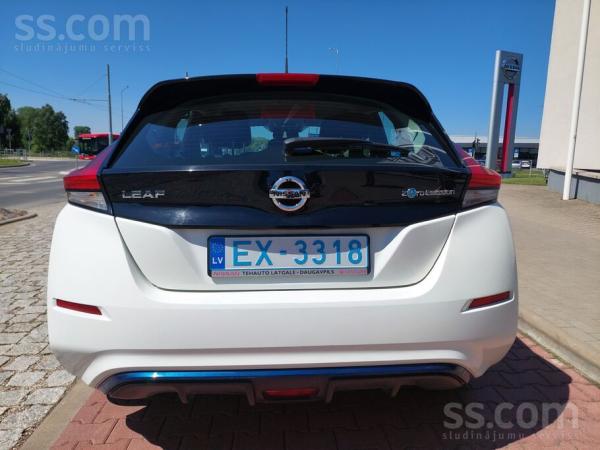 Balts Nissan Leaf 2022 Daugavpils, ar dzinēja tilpumu 0.00 L un nobraukumu 79 tūkst. km par 14570 €, foto 5 vietnē AUTOMOTO.COM.LV