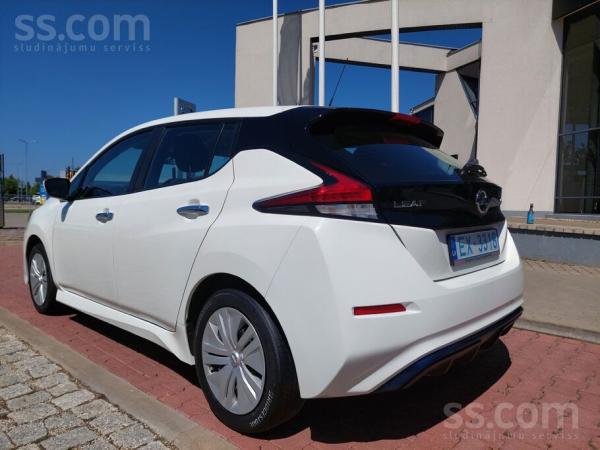Balts Nissan Leaf 2022 Daugavpils, ar dzinēja tilpumu 0.00 L un nobraukumu 79 tūkst. km par 14570 €, foto 6 vietnē AUTOMOTO.COM.LV