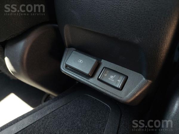 Balts Nissan Leaf 2022 Daugavpils, ar dzinēja tilpumu 0.00 L un nobraukumu 79 tūkst. km par 14570 €, foto 9 vietnē AUTOMOTO.COM.LV