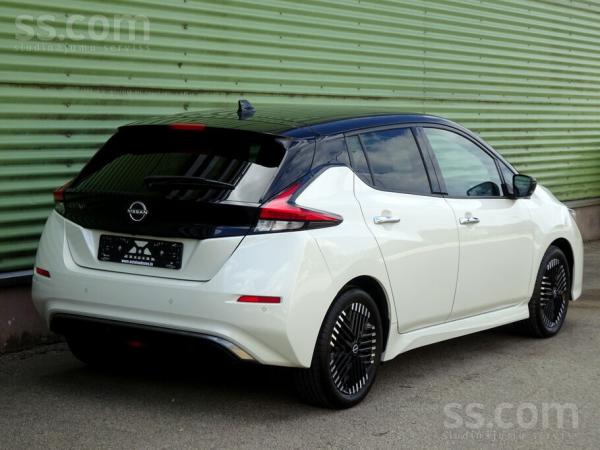 Balts Nissan Leaf 2022 Rīga, ar dzinēja tilpumu 0.00 L un nobraukumu 53 tūkst. km par 17800 €, foto 2 vietnē AUTOMOTO.COM.LV