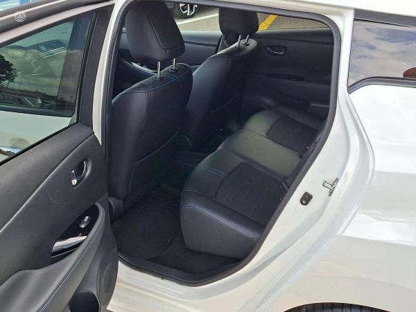 White Nissan Leaf 2022 in Vilnius, with an engine capacity of 0.00 L and mileage of 42 thousand km for 15200 €, photo 9 on AUTOMOTO.COM.LV