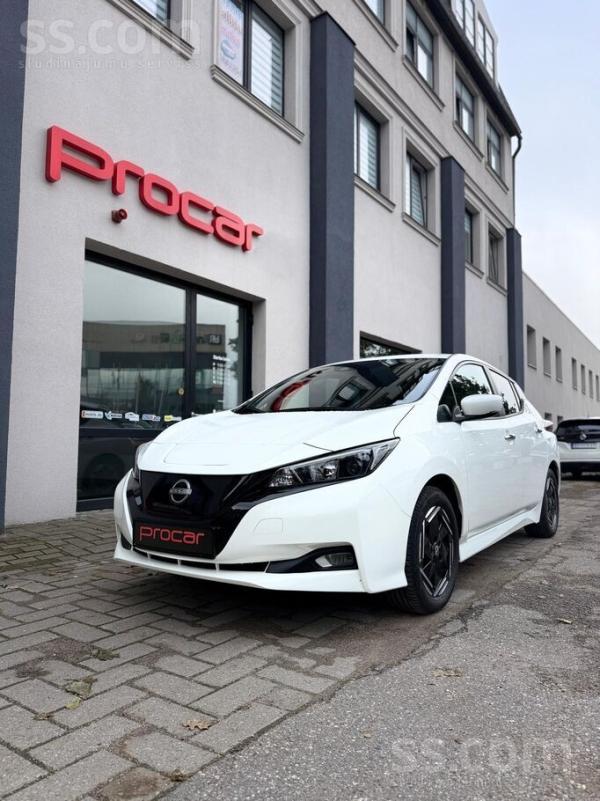 White Nissan Leaf 2022 in Riga, with an engine capacity of 0.00 L and mileage of 23 thousand km for 16300 €, photo 1 on AUTOMOTO.COM.LV