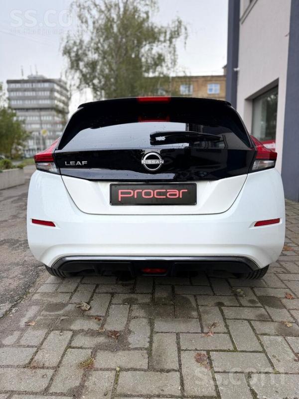 White Nissan Leaf 2022 in Riga, with an engine capacity of 0.00 L and mileage of 23 thousand km for 16300 €, photo 5 on AUTOMOTO.COM.LV