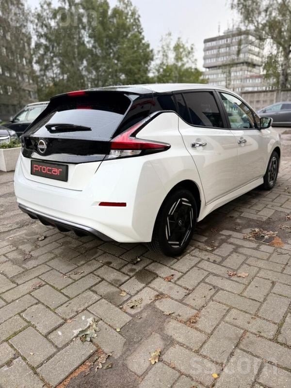 White Nissan Leaf 2022 in Riga, with an engine capacity of 0.00 L and mileage of 23 thousand km for 16300 €, photo 6 on AUTOMOTO.COM.LV