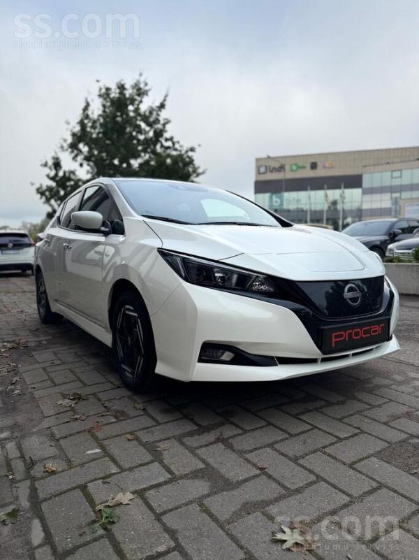White Nissan Leaf 2022 in Riga, with an engine capacity of 0.00 L and mileage of 23 thousand km for 16300 €, photo 7 on AUTOMOTO.COM.LV