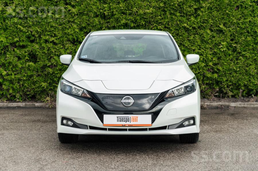 White Nissan Leaf 2022 in Riga, with an engine capacity of 0.00 L and mileage of 97 thousand km for 14980 €, photo 3 on AUTOMOTO.COM.LV