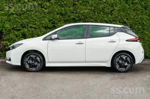 White Nissan Leaf 2022 in Riga, with an engine capacity of 0.00 L and mileage of 97 thousand km for 14980 €, photo 5 on AUTOMOTO.COM.LV