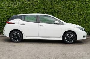 White Nissan Leaf 2022 in Riga, with an engine capacity of 0.00 L and mileage of 97 thousand km for 14980 €, photo 6 on AUTOMOTO.COM.LV