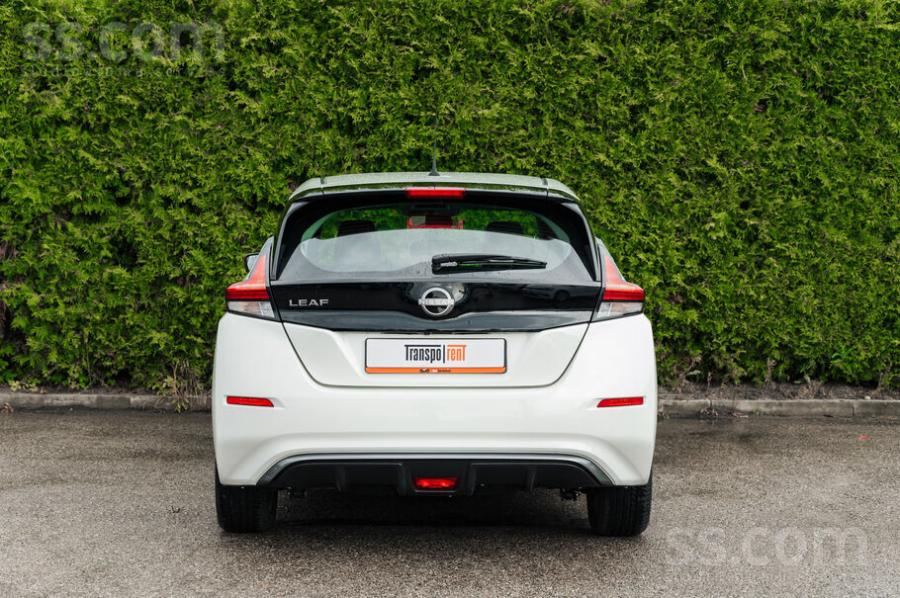 White Nissan Leaf 2022 in Riga, with an engine capacity of 0.00 L and mileage of 97 thousand km for 14980 €, photo 8 on AUTOMOTO.COM.LV
