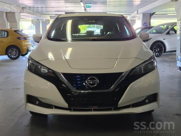 Nissan Leaf 2022 in Riga on AUTOMOTO.COM.LV White Nissan Leaf 2022 in Riga, with an engine capacity of 0.00 L and mileage of 107 thousand km for 16950 €, photo 3 on AUTOMOTO.COM.LV