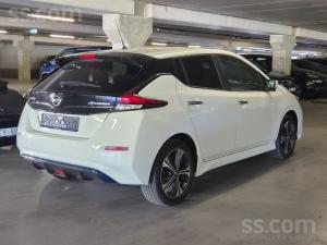White Nissan Leaf 2022 in Riga, with an engine capacity of 0.00 L and mileage of 107 thousand km for 16950 €, photo 5 on AUTOMOTO.COM.LV