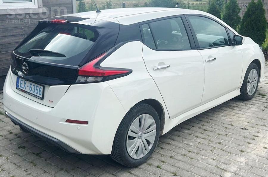 Balts Nissan Leaf 2023 Rīga, ar dzinēja tilpumu 0.00 L un nobraukumu 52 tūkst. km par 13500 €, foto 2 vietnē AUTOMOTO.COM.LV