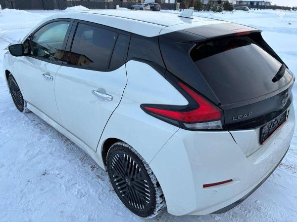 Balts Nissan Leaf 2023 Panevēža, ar dzinēja tilpumu 0.00 L un nobraukumu 38 tūkst. km par 10700 €, foto 4 vietnē AUTOMOTO.COM.LV