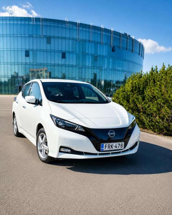 White Nissan Leaf 2023 in Siauliai, with an engine capacity of 0.00 L and mileage of 102 thousand km for 13500 €, photo 1 on AUTOMOTO.COM.LV