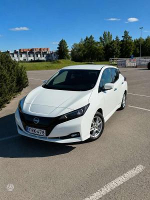 White Nissan Leaf 2023 in Siauliai, with an engine capacity of 0.00 L and mileage of 102 thousand km for 13500 €, photo 5 on AUTOMOTO.COM.LV