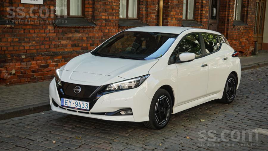 Balts Nissan Leaf 2023 Rīga, ar dzinēja tilpumu 0.00 L un nobraukumu 62 tūkst. km par 15450 €, foto 2 vietnē AUTOMOTO.COM.LV