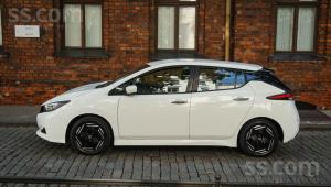 Balts Nissan Leaf 2023 Rīga, ar dzinēja tilpumu 0.00 L un nobraukumu 62 tūkst. km par 15450 €, foto 3 vietnē AUTOMOTO.COM.LV
