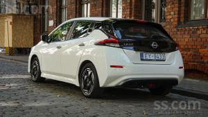 Balts Nissan Leaf 2023 Rīga, ar dzinēja tilpumu 0.00 L un nobraukumu 62 tūkst. km par 15450 €, foto 4 vietnē AUTOMOTO.COM.LV