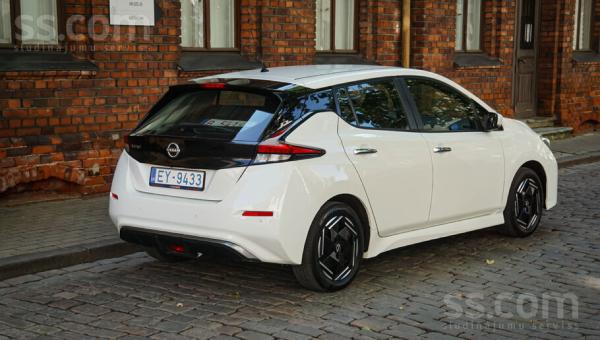 White Nissan Leaf 2023 in Riga, with an engine capacity of 0.00 L and mileage of 62 thousand km for 15450 €, photo 4 on AUTOMOTO.COM.LV