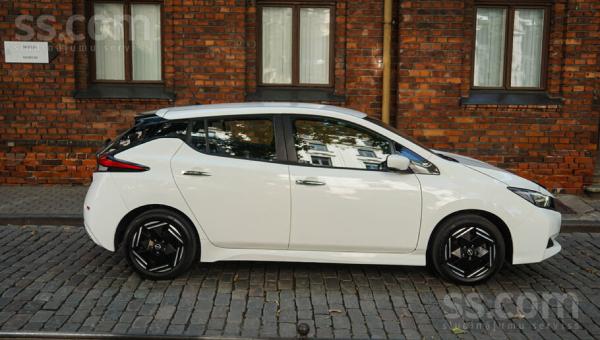 White Nissan Leaf 2023 in Riga, with an engine capacity of 0.00 L and mileage of 62 thousand km for 15450 €, photo 5 on AUTOMOTO.COM.LV