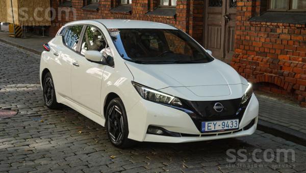 White Nissan Leaf 2023 in Riga, with an engine capacity of 0.00 L and mileage of 62 thousand km for 15450 €, photo 6 on AUTOMOTO.COM.LV
