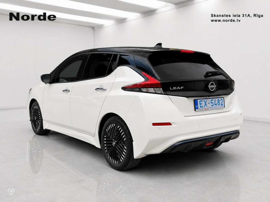 White Nissan Leaf 2023 in Riga, with an engine capacity of 0.00 L and mileage of 68 thousand km for 16890 €, photo 4 on AUTOMOTO.COM.LV