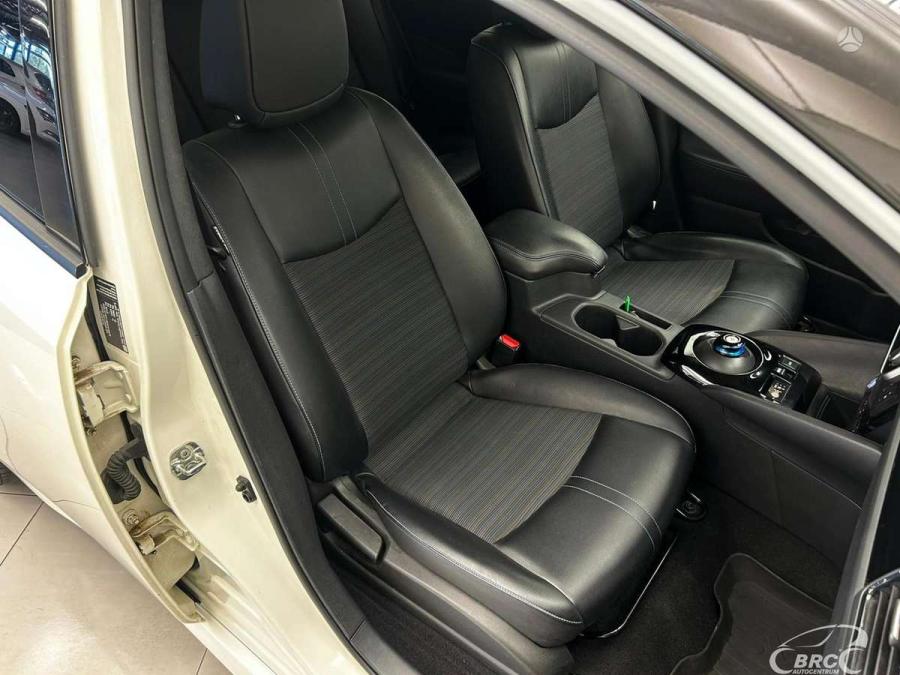 White Nissan Leaf 2023 in Vilnius, with an engine capacity of 0.00 L and mileage of 115 thousand km for 18300 €, photo 8 on AUTOMOTO.COM.LV