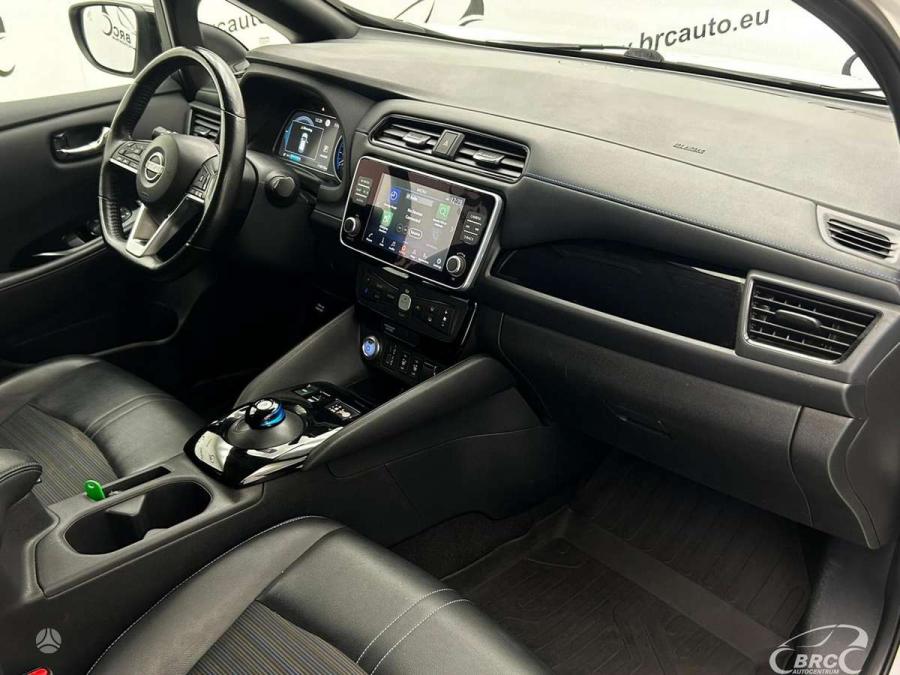 White Nissan Leaf 2023 in Vilnius, with an engine capacity of 0.00 L and mileage of 115 thousand km for 18300 €, photo 9 on AUTOMOTO.COM.LV