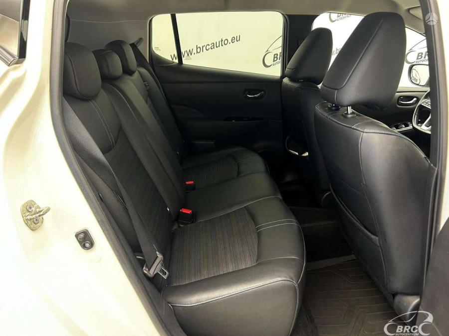 White Nissan Leaf 2023 in Vilnius, with an engine capacity of 0.00 L and mileage of 115 thousand km for 18300 €, photo 11 on AUTOMOTO.COM.LV