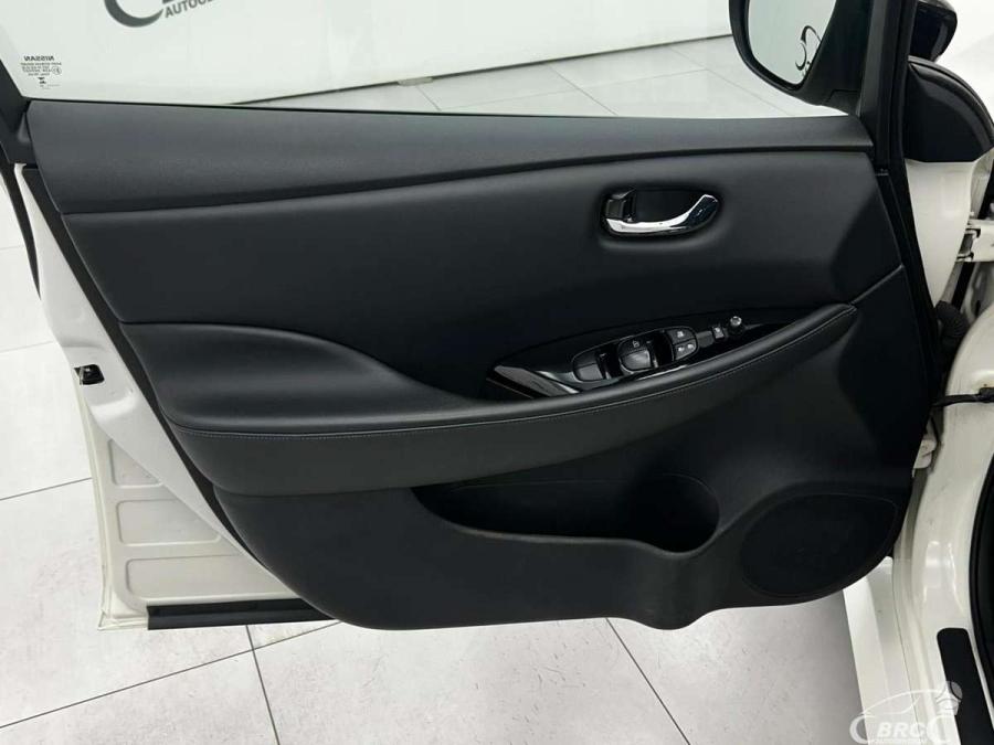 White Nissan Leaf 2023 in Vilnius, with an engine capacity of 0.00 L and mileage of 115 thousand km for 18300 €, photo 12 on AUTOMOTO.COM.LV