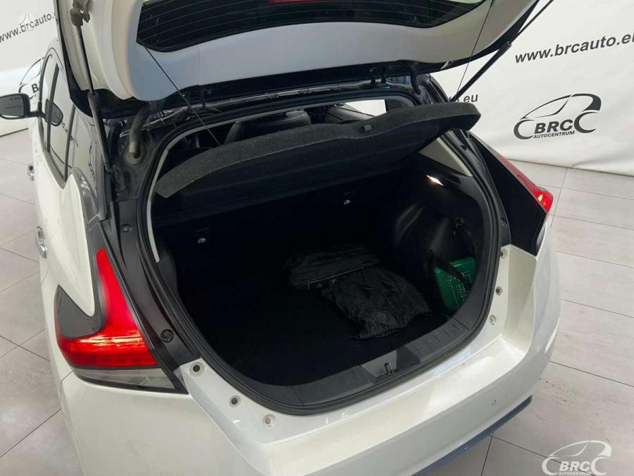 White Nissan Leaf 2023 in Vilnius, with an engine capacity of 0.00 L and mileage of 115 thousand km for 18300 €, photo 27 on AUTOMOTO.COM.LV