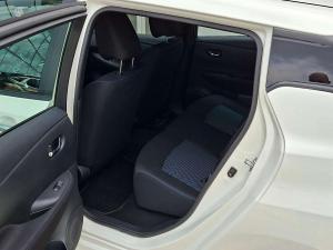 White Nissan Leaf 2023 in Vilnius, with an engine capacity of 0.00 L and mileage of 30 thousand km for 14950 €, photo 9 on AUTOMOTO.COM.LV