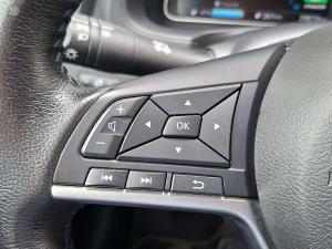 White Nissan Leaf 2023 in Vilnius, with an engine capacity of 0.00 L and mileage of 30 thousand km for 14950 €, photo 18 on AUTOMOTO.COM.LV