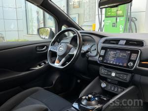 Balts Nissan Leaf 2023 Rīga, ar dzinēja tilpumu 0.00 L un nobraukumu 102 tūkst. km par 14500 €, foto 6 vietnē AUTOMOTO.COM.LV