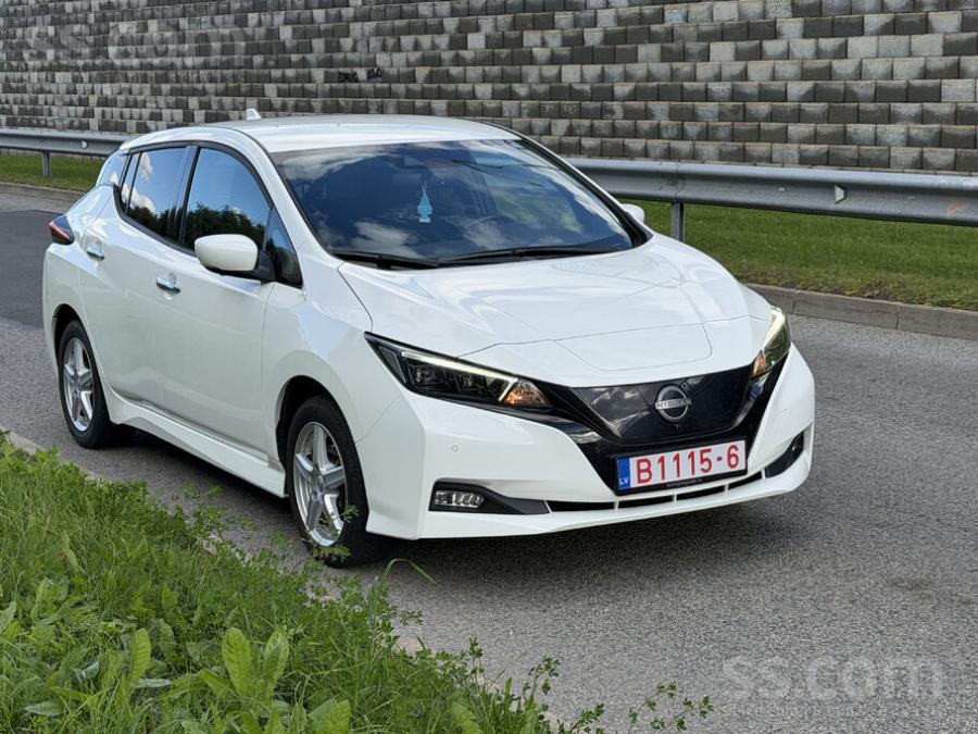 Balts Nissan Leaf 2023 Rīga, ar dzinēja tilpumu 0.00 L un nobraukumu 102 tūkst. km par 14500 €, foto 8 vietnē AUTOMOTO.COM.LV