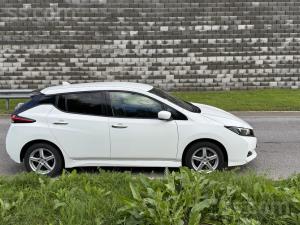 Balts Nissan Leaf 2023 Rīga, ar dzinēja tilpumu 0.00 L un nobraukumu 102 tūkst. km par 14500 €, foto 9 vietnē AUTOMOTO.COM.LV