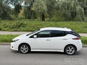 Balts Nissan Leaf 2023 Rīga, ar dzinēja tilpumu 0.00 L un nobraukumu 102 tūkst. km par 14500 €, foto 15 vietnē AUTOMOTO.COM.LV