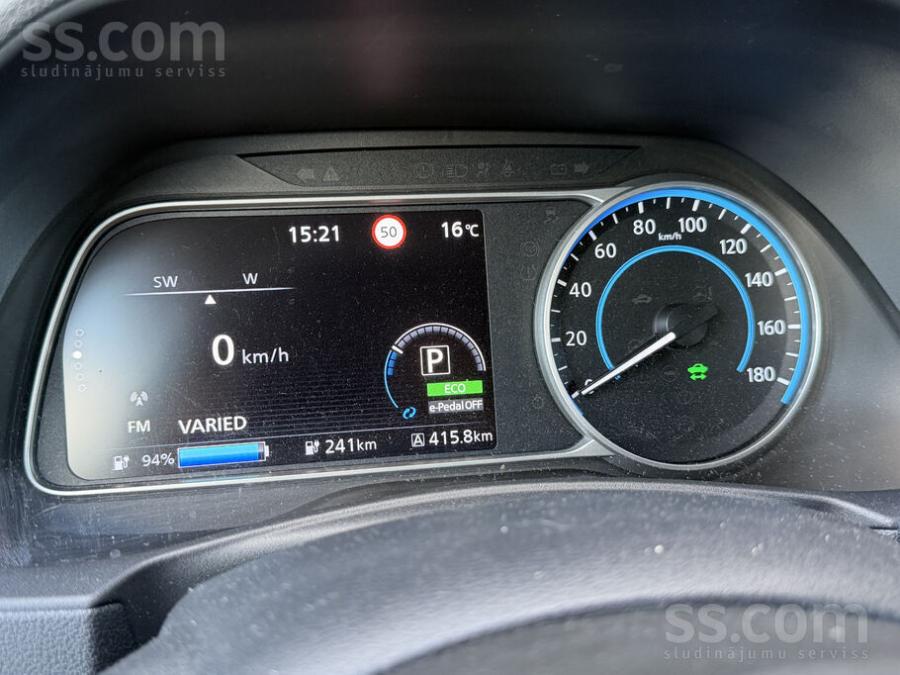 Balts Nissan Leaf 2023 Rīga, ar dzinēja tilpumu 0.00 L un nobraukumu 102 tūkst. km par 14500 €, foto 25 vietnē AUTOMOTO.COM.LV