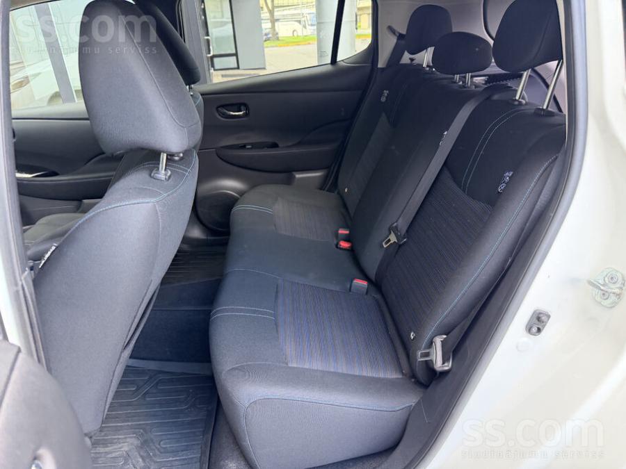 Balts Nissan Leaf 2023 Rīga, ar dzinēja tilpumu 0.00 L un nobraukumu 102 tūkst. km par 14500 €, foto 35 vietnē AUTOMOTO.COM.LV
