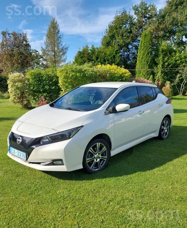 Nissan Leaf 2022 in Riga on AUTOMOTO.COM.LV White Nissan Leaf 2022 in Riga, with an engine capacity of 0.00 L and mileage of 77 thousand km for 18950 ā¬, photo 3 on AUTOMOTO.COM.LV