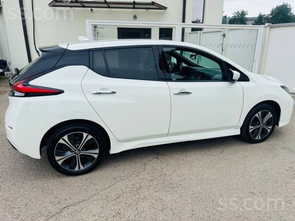 Nissan Leaf 2023 in Riga on AUTOMOTO.COM.LV White Nissan Leaf 2023 in Riga, with an engine capacity of 0.00 L and mileage of 89 thousand km for 18888 €, photo 6 on AUTOMOTO.COM.LV