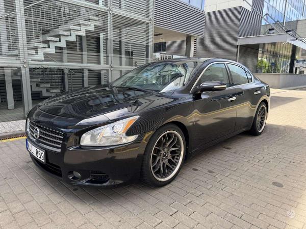 Black Nissan Maxima 2012 in Vilnius, with an engine capacity of 3.50 L and mileage of 262 thousand km for 5500 €, photo 1 on AUTOMOTO.COM.LV