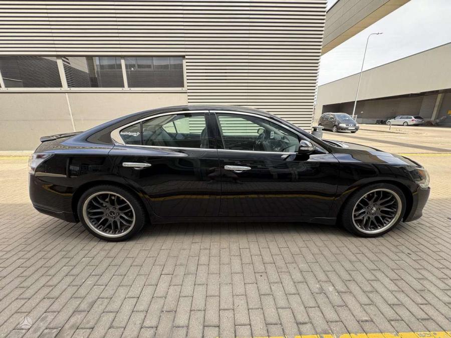Black Nissan Maxima 2012 in Vilnius, with an engine capacity of 3.50 L and mileage of 262 thousand km for 5500 €, photo 5 on AUTOMOTO.COM.LV