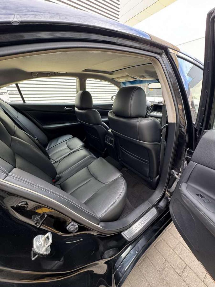Black Nissan Maxima 2012 in Vilnius, with an engine capacity of 3.50 L and mileage of 262 thousand km for 5500 €, photo 14 on AUTOMOTO.COM.LV