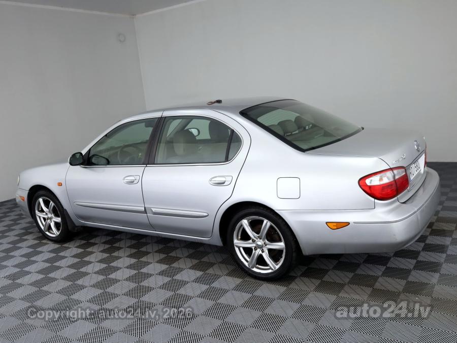 Pelēks Nissan Maxima 2002 Tallina, ar dzinēja tilpumu 3.00 L un nobraukumu 289 tūkst. km par 999 €, foto 5 vietnē AUTOMOTO.COM.LV